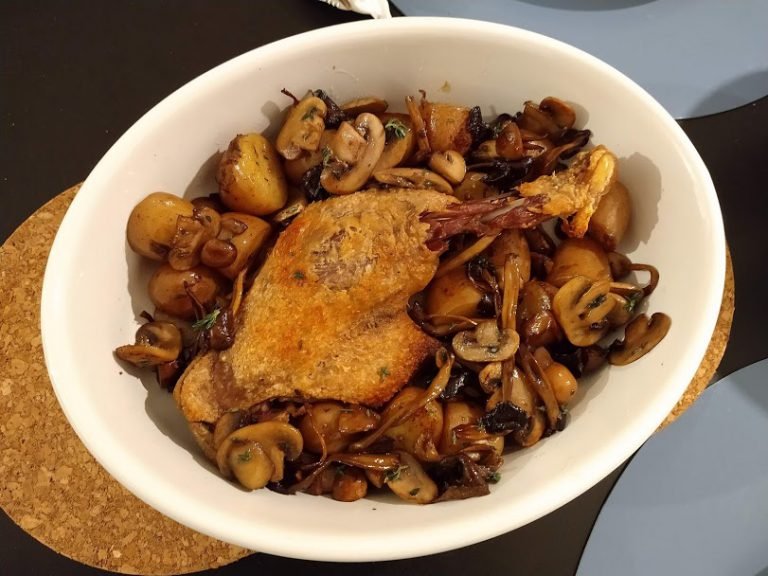 Como fazer confit de pato - culinária francesa | Receita de Viagem