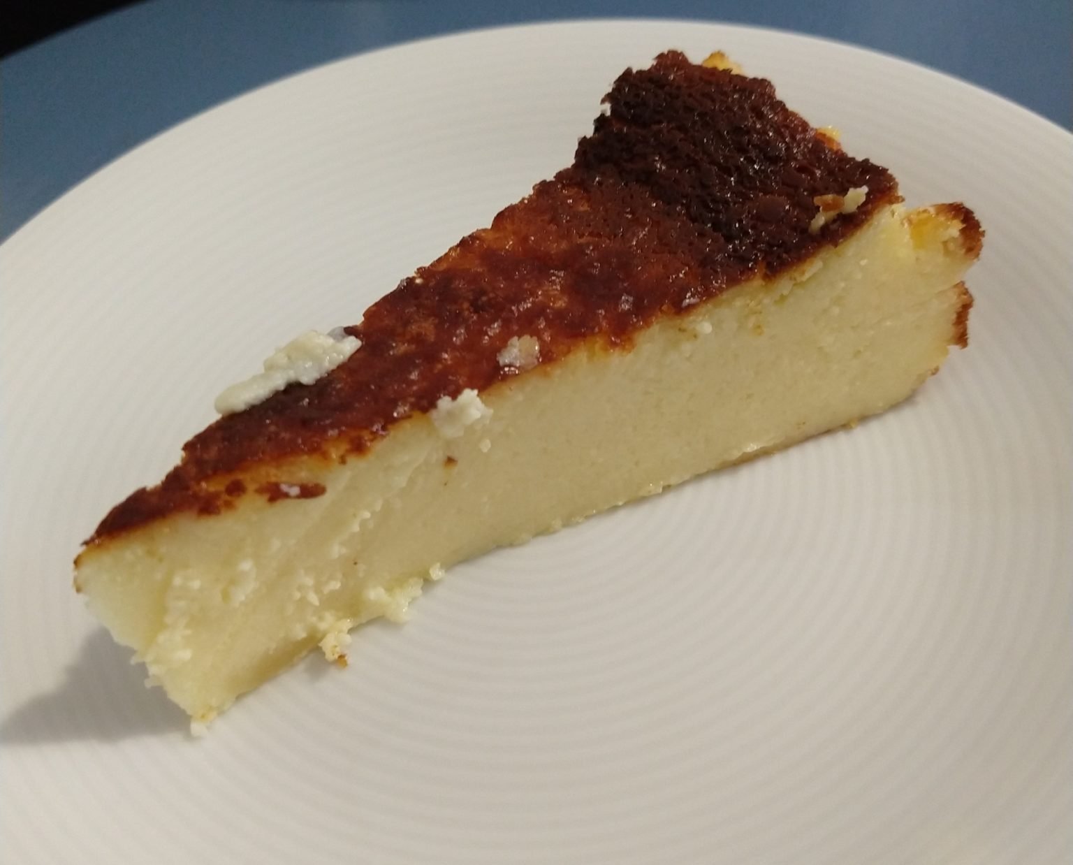 Receita de Cheesecake Basco, Tarta de Queso Vasca | Receita de Viagem